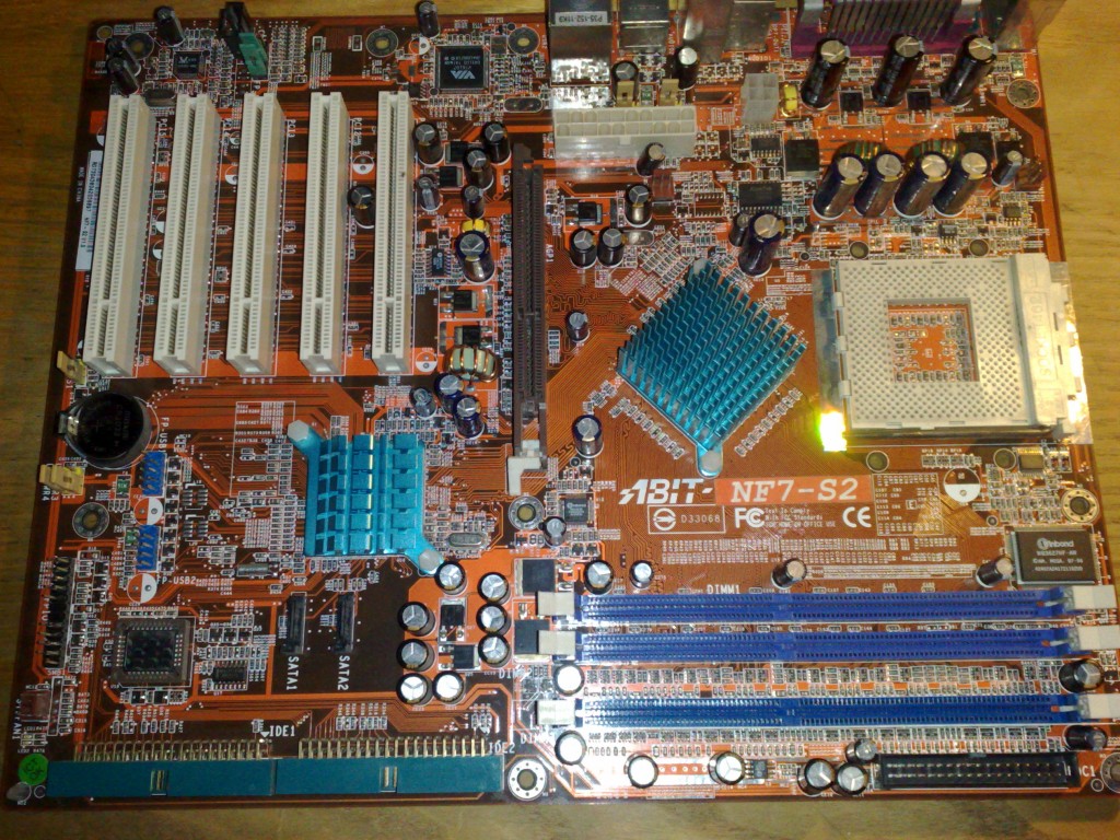 Abit IT7-MAX2 mutasd mit tudsz | Bacsis-tuning