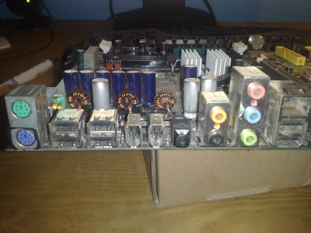 Abit IT7-MAX2 mutasd mit tudsz | Bacsis-tuning